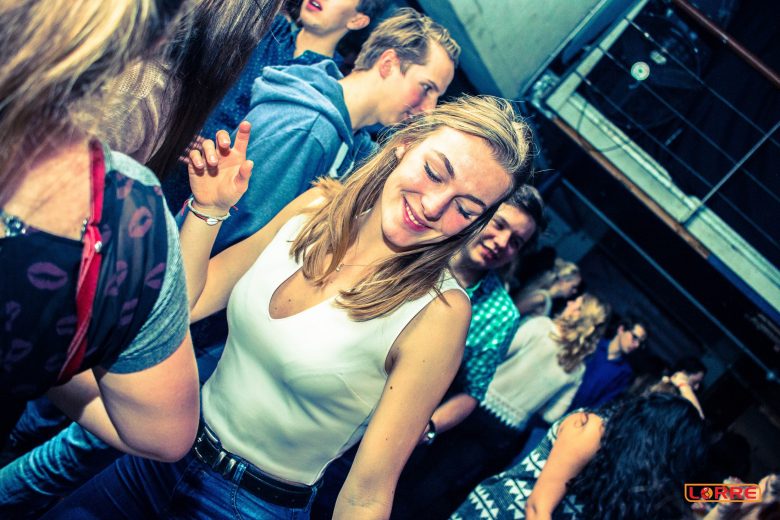 Lorre meisjes= - Lorre